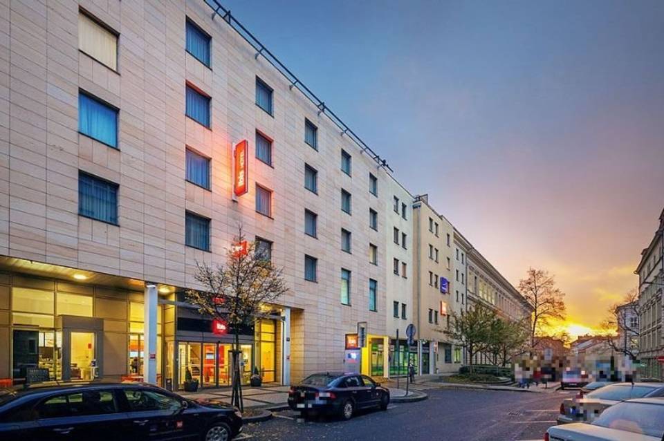 Novotel Praha Wenceslas Square | HLX